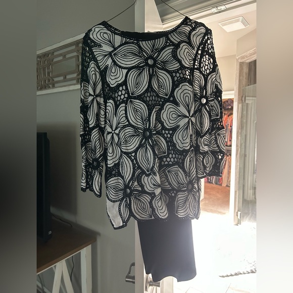 Cato | Tops | Bundle Cato Bold Floral Mesh Overlay Top With Black ...